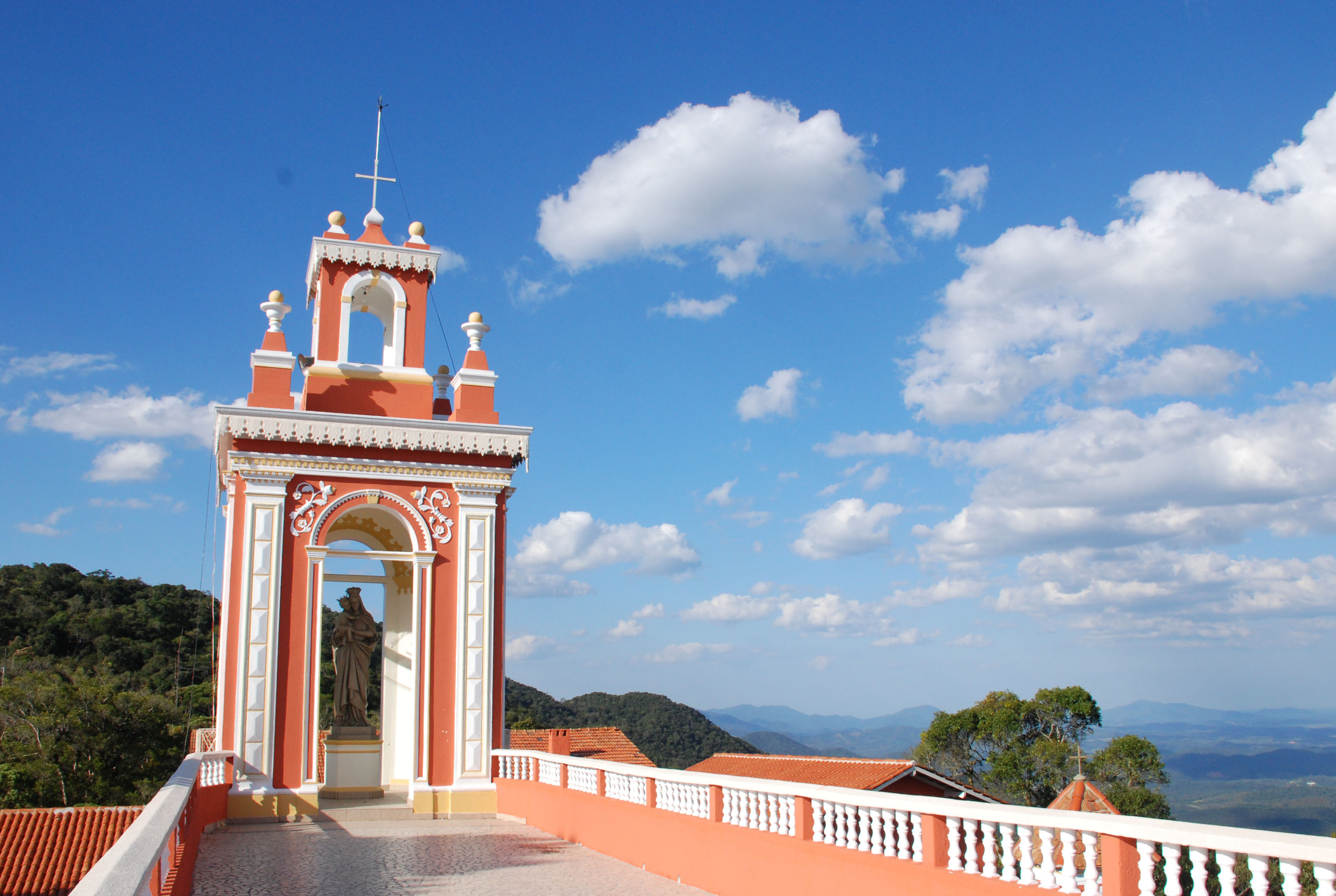A Via-Sacra na subida ao Morro da Cruz, em Nova Trento | O Trentino